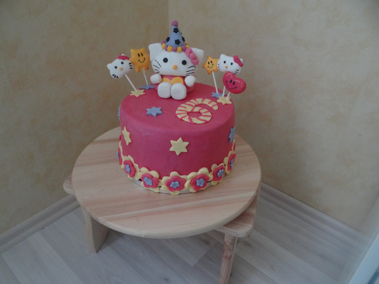 Michi's Tortis: Hello Kitty Torte