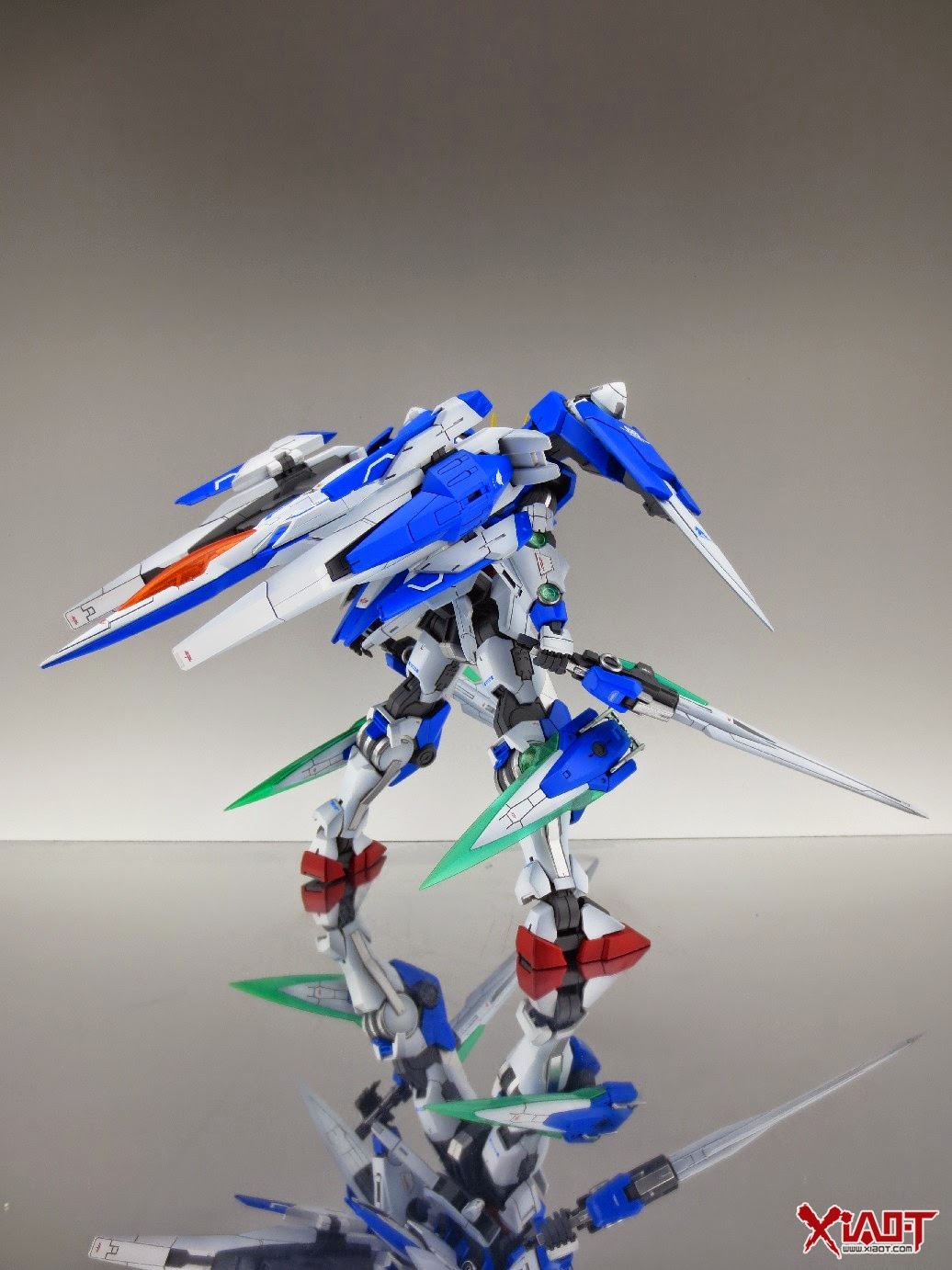 GUNDAM GUY: MG 1/100 00 Raiser + Seven Sword + XN Sword - Customized Build