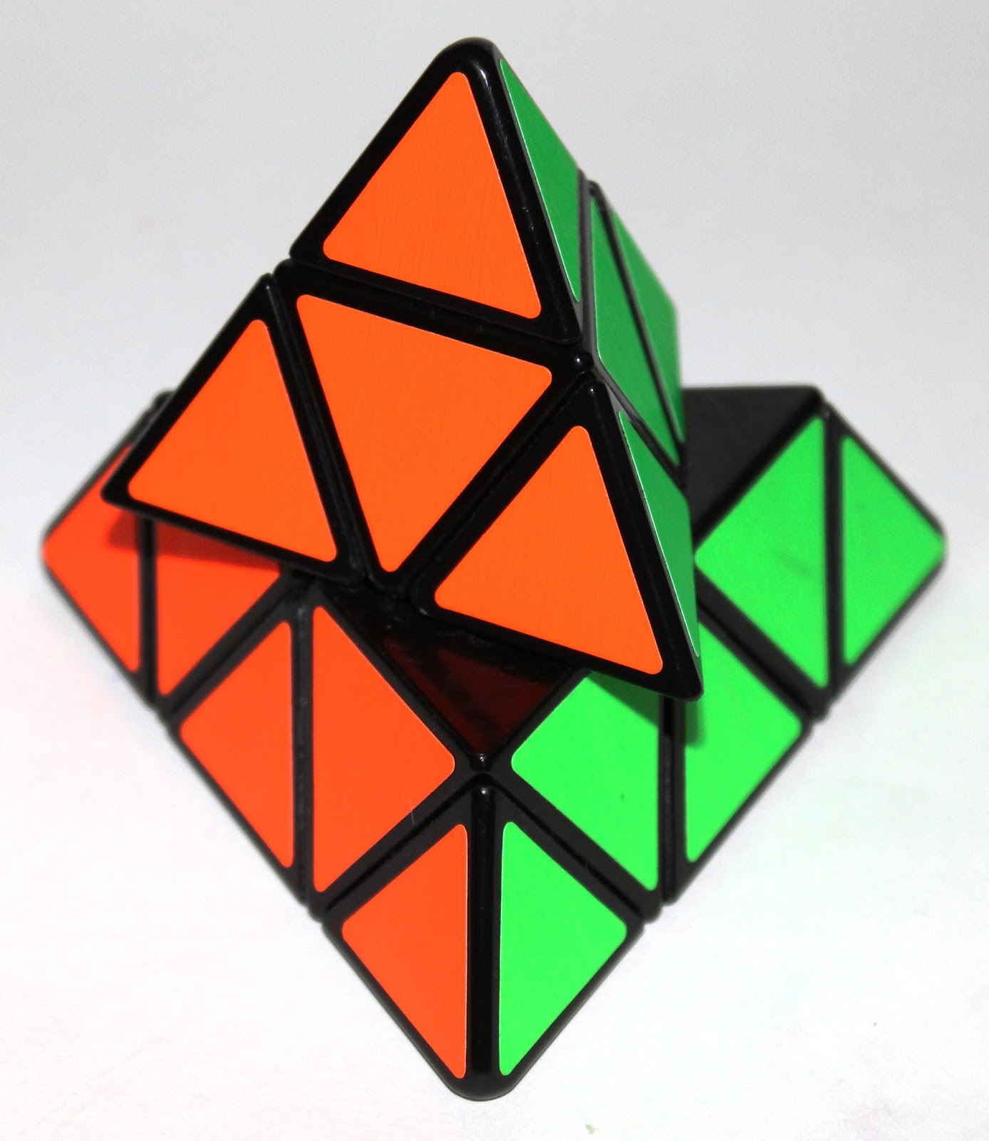 RUBIKUBES: CUBOS INICIALES I: Pyraminx, Megaminx y Gear Cube.