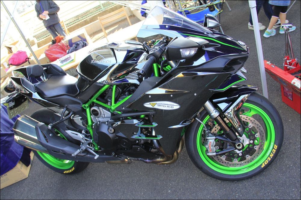 ROAD RIDER: Kawasaki Ninja H2 Custom Bike