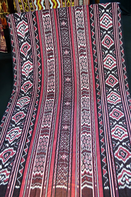 bee in da club: Khazanah Kain Tradisional Nusantara