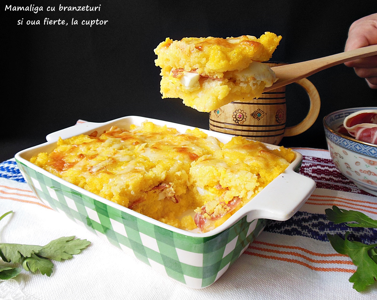 Rocsy in bucatarie: Mamaliga cu branzeturi si oua fierte, la cuptor