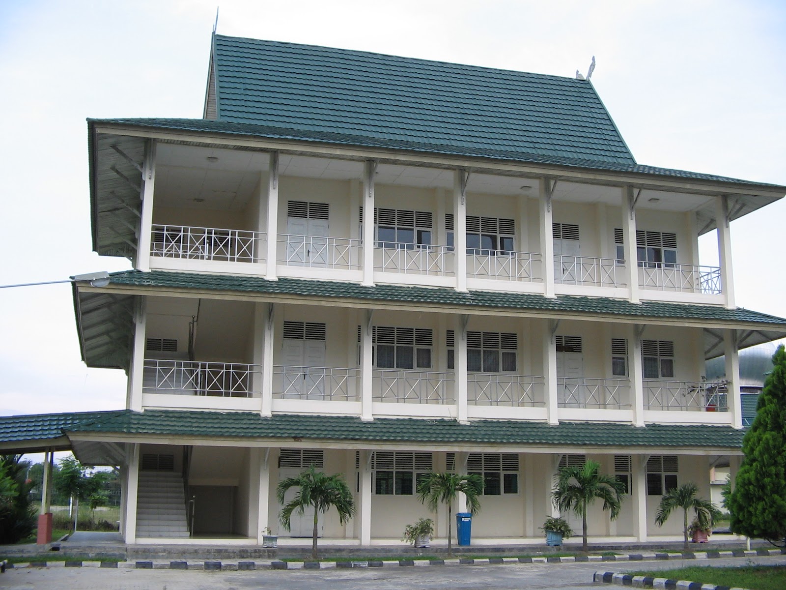 SMAN Plus Propinsi Riau | Fian Syauqi