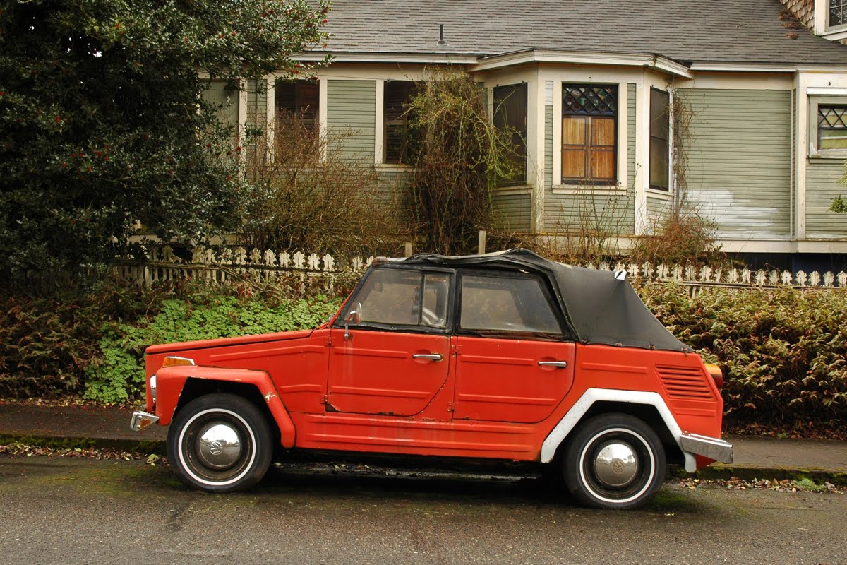 OLD PARKED CARS.: 1972 Volkswagen Thing.