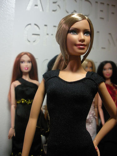 iLook: BARBIE FASHIONISTAS 2016 COMES IN ALL SHAPES: CURVY, PETITE AND TALL