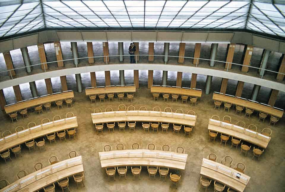 Facultad de Historia de Cambridge | James Stirling | Biblioteca ...