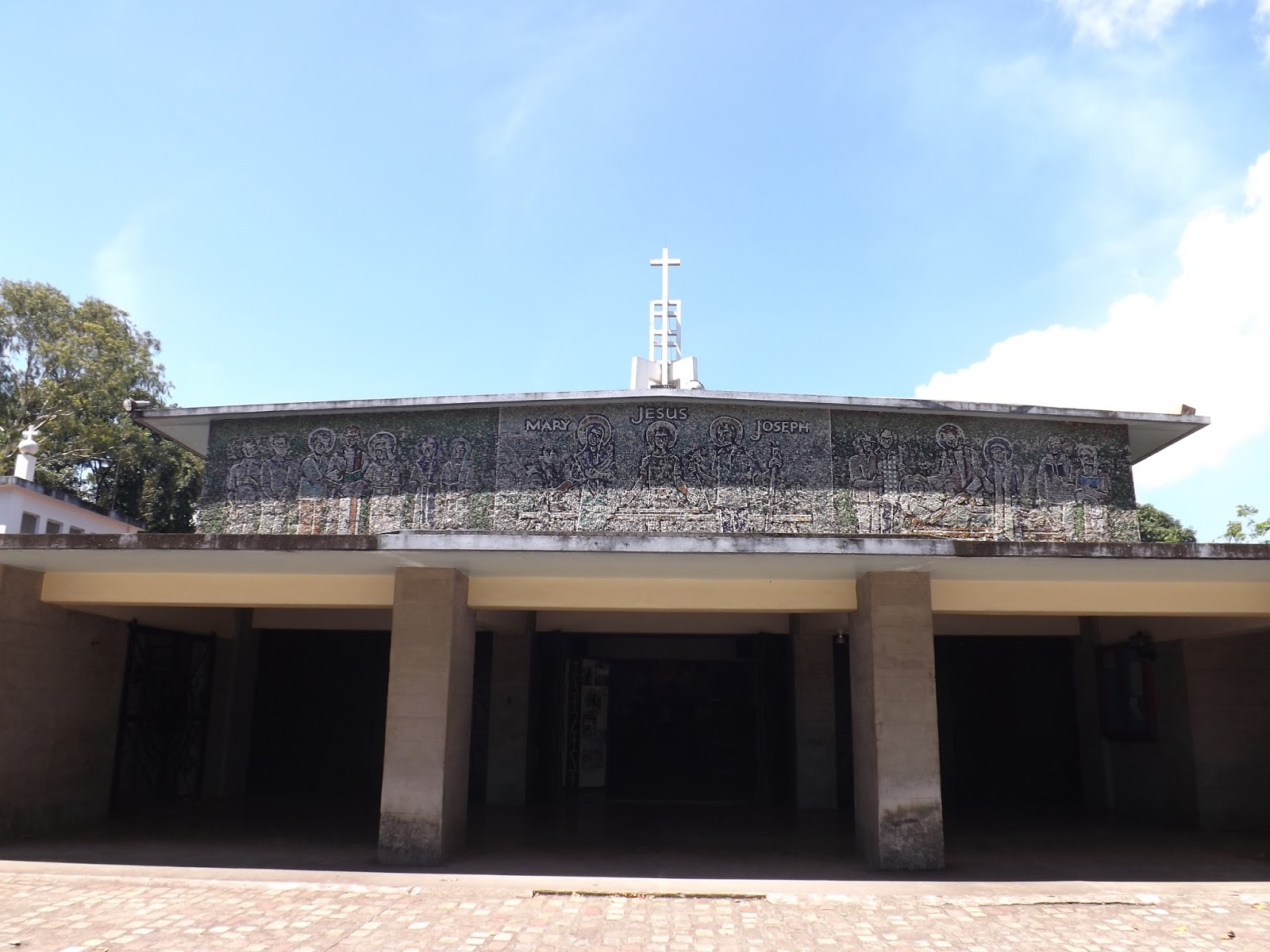 THE PHILIPPINES ANGRY CHRIST: IS HE REALLY ANGRY? - Touristang Pobre
