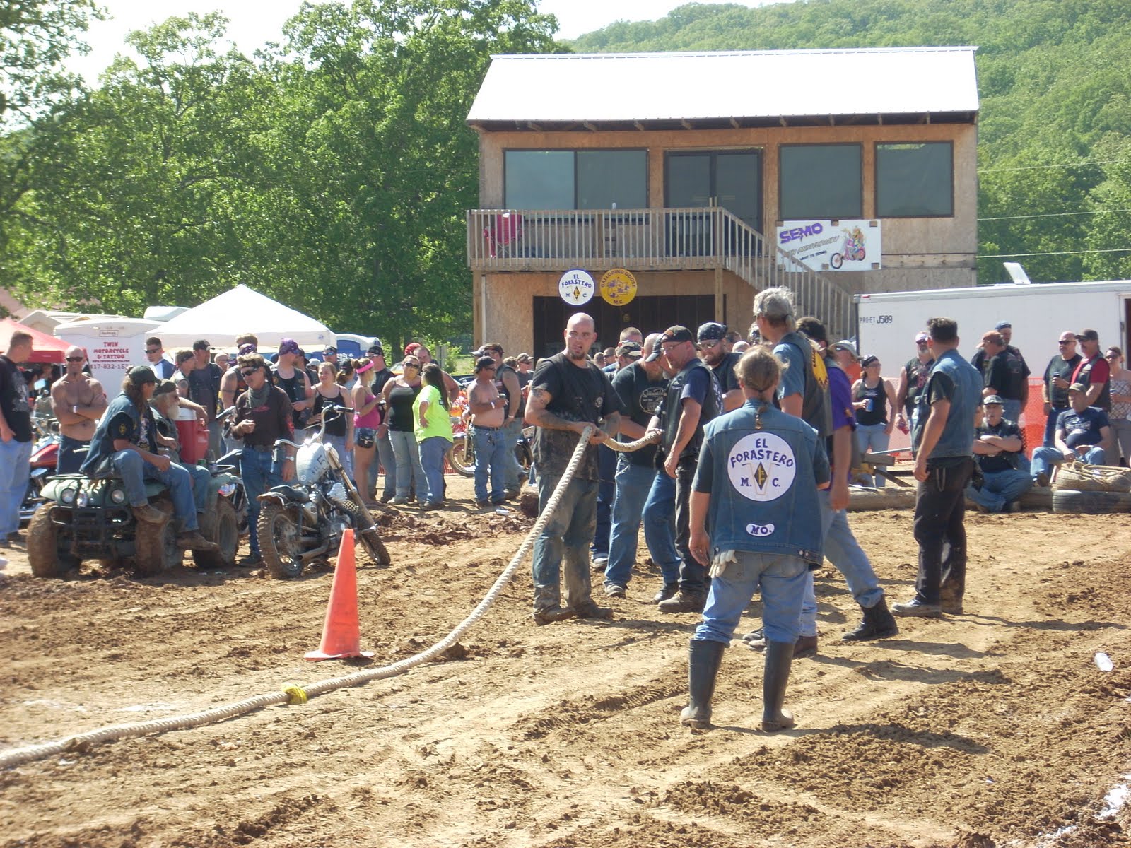 S.F.M.F: Tug of war with the saddle tramps