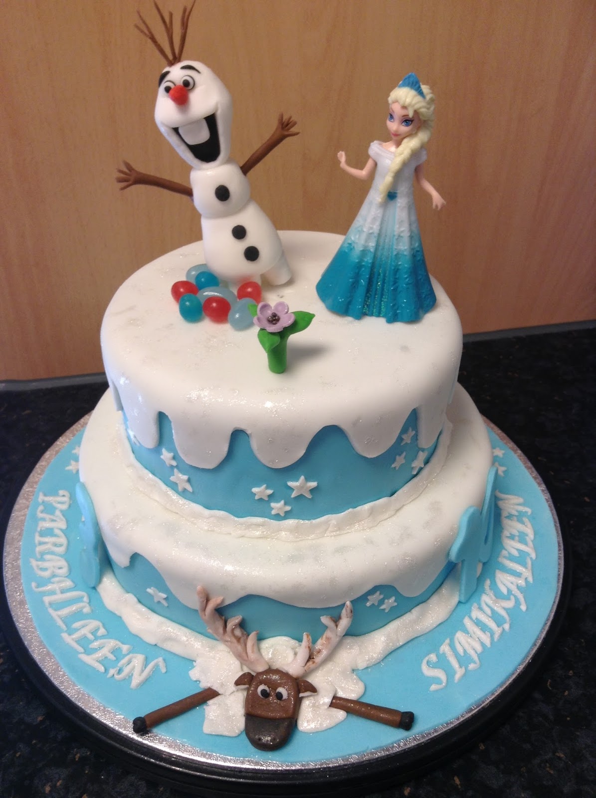 Pick my Bake: Disney's Frozen theme cake