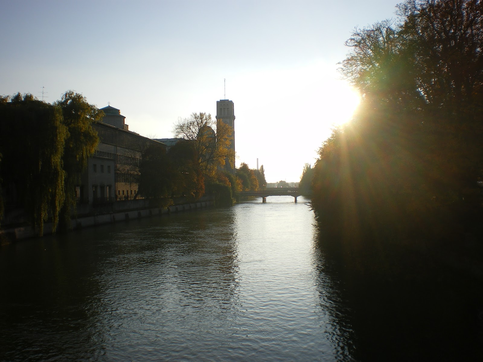 World Traveller: Isar river, Munich