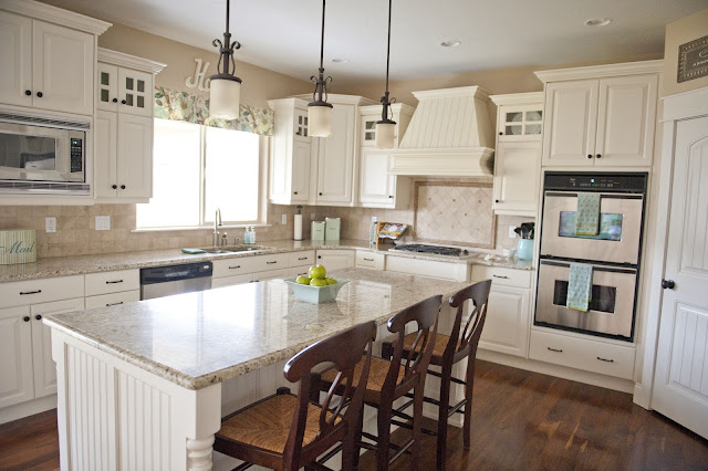 Favorite Paint Colors: Crisp Khaki & Balsa