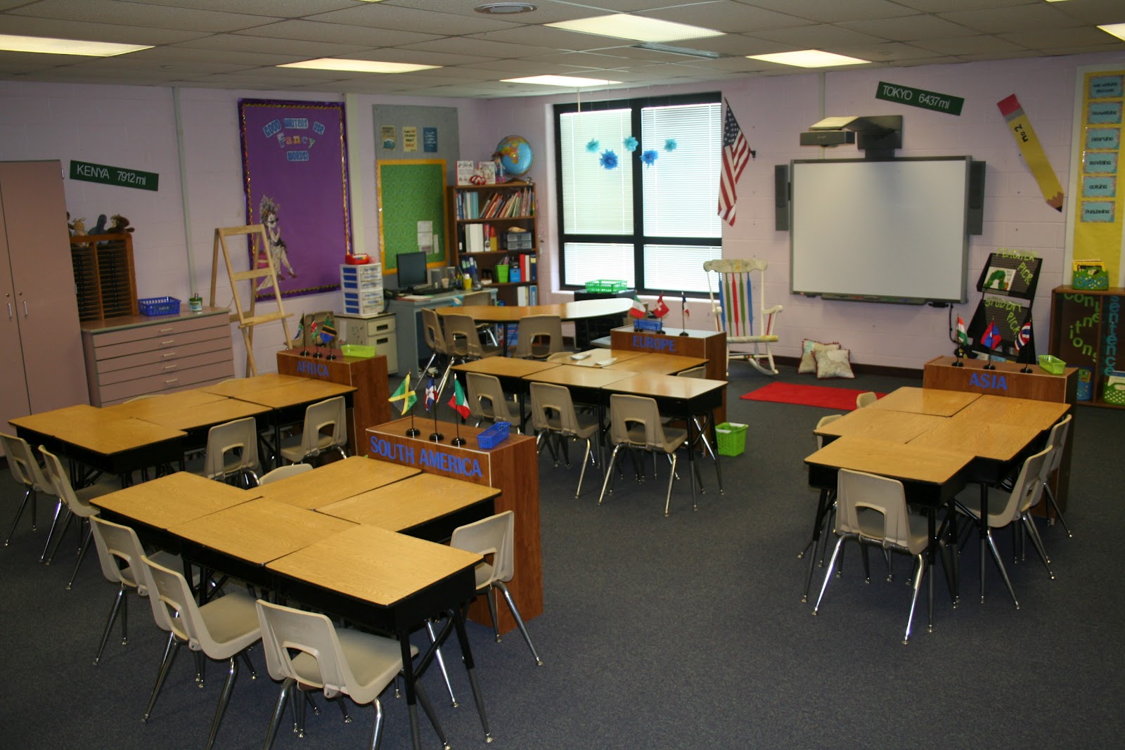 The PaperBag Teachers: Room Reveal-Traveling through Third Grade