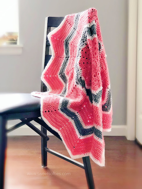 Tri-Colored Star Baby Blanket (Free Crochet Pattern) - Sweet Softies