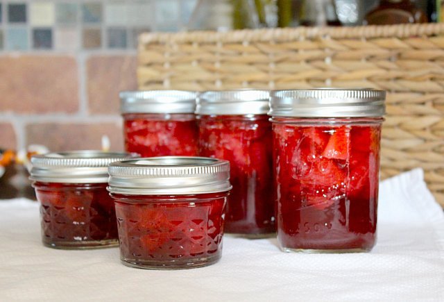 SPCookieQueen: Strawberry Lime Cardamom Jam - Low Sugar