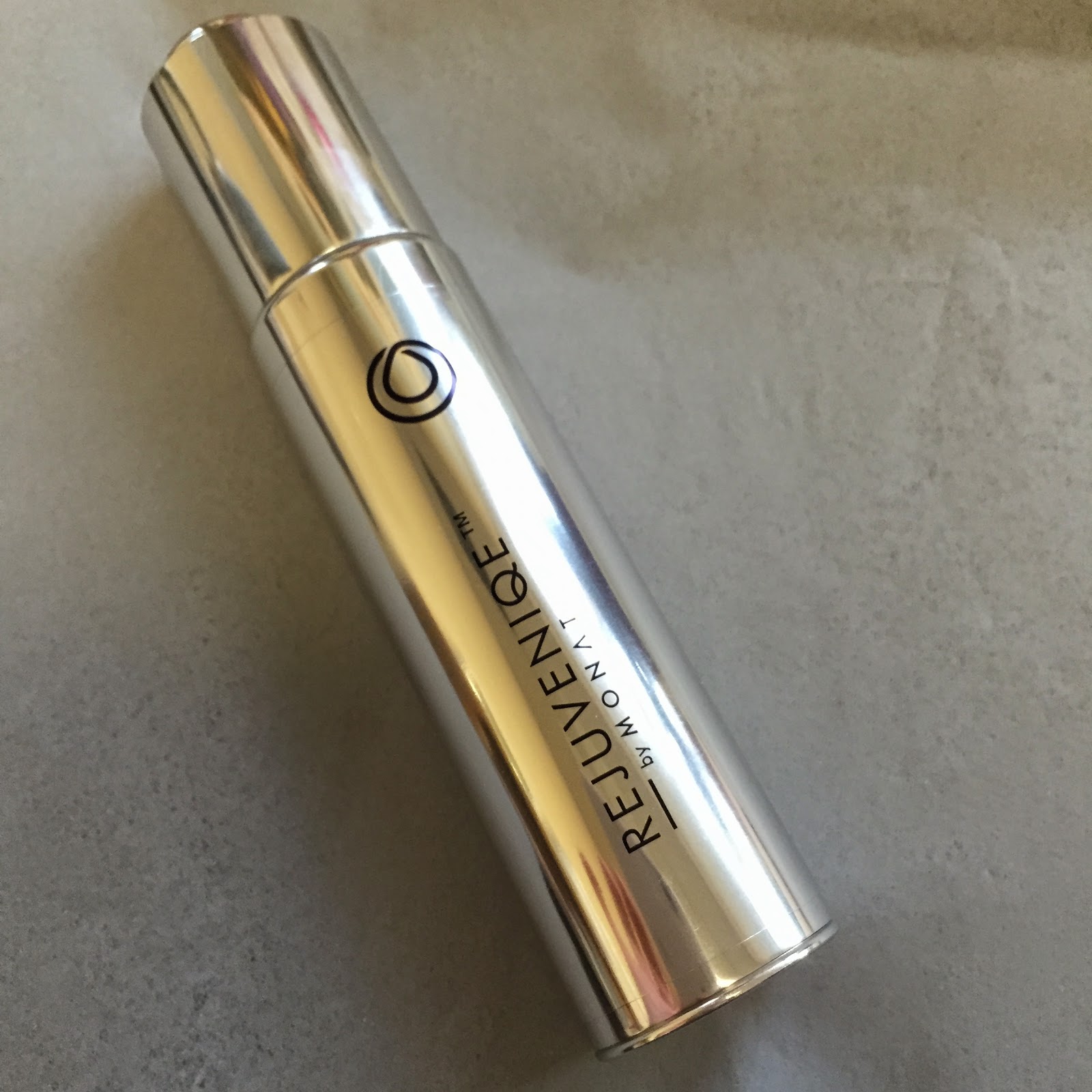 Monat Global Rejuveniqe Oil Intensive Review – Will Bake for Shoes