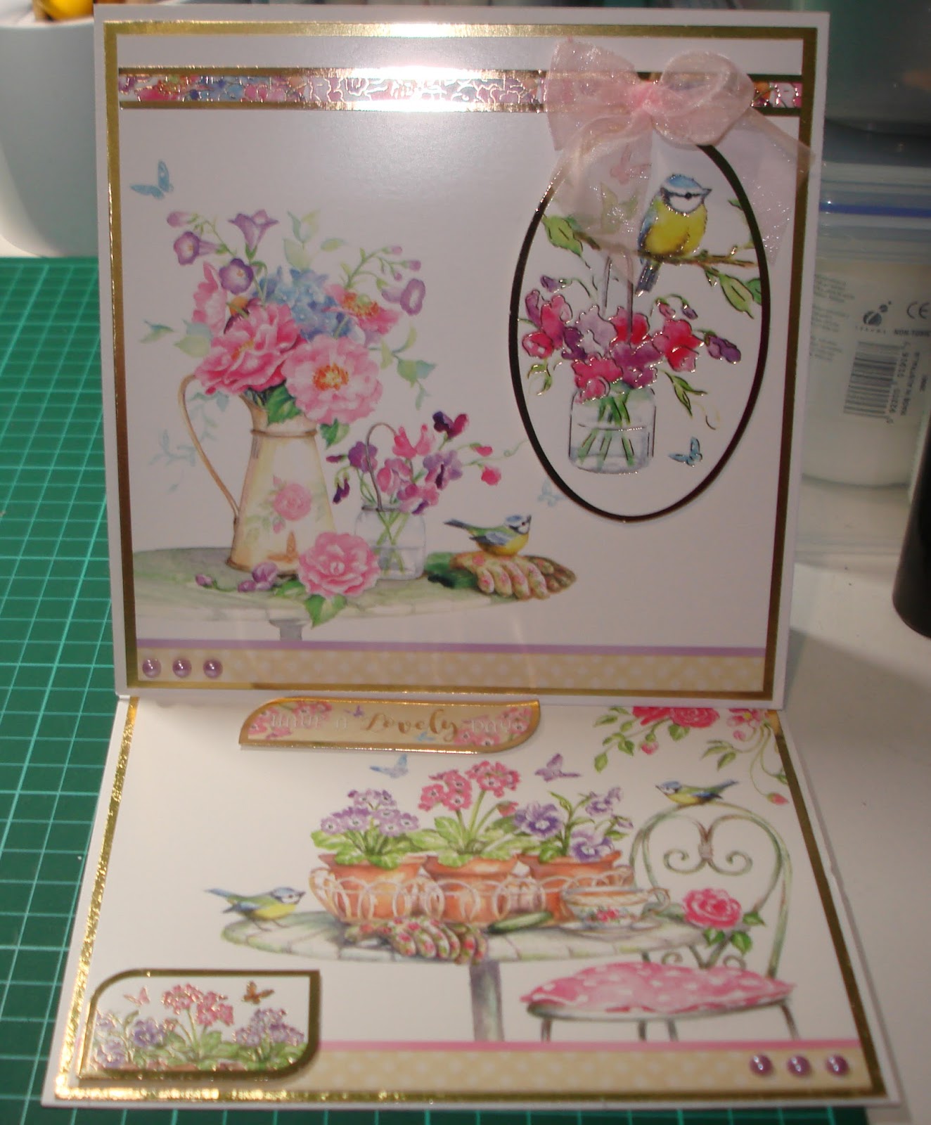 Lorraine Lives Here: making cards using Hunkydory kit