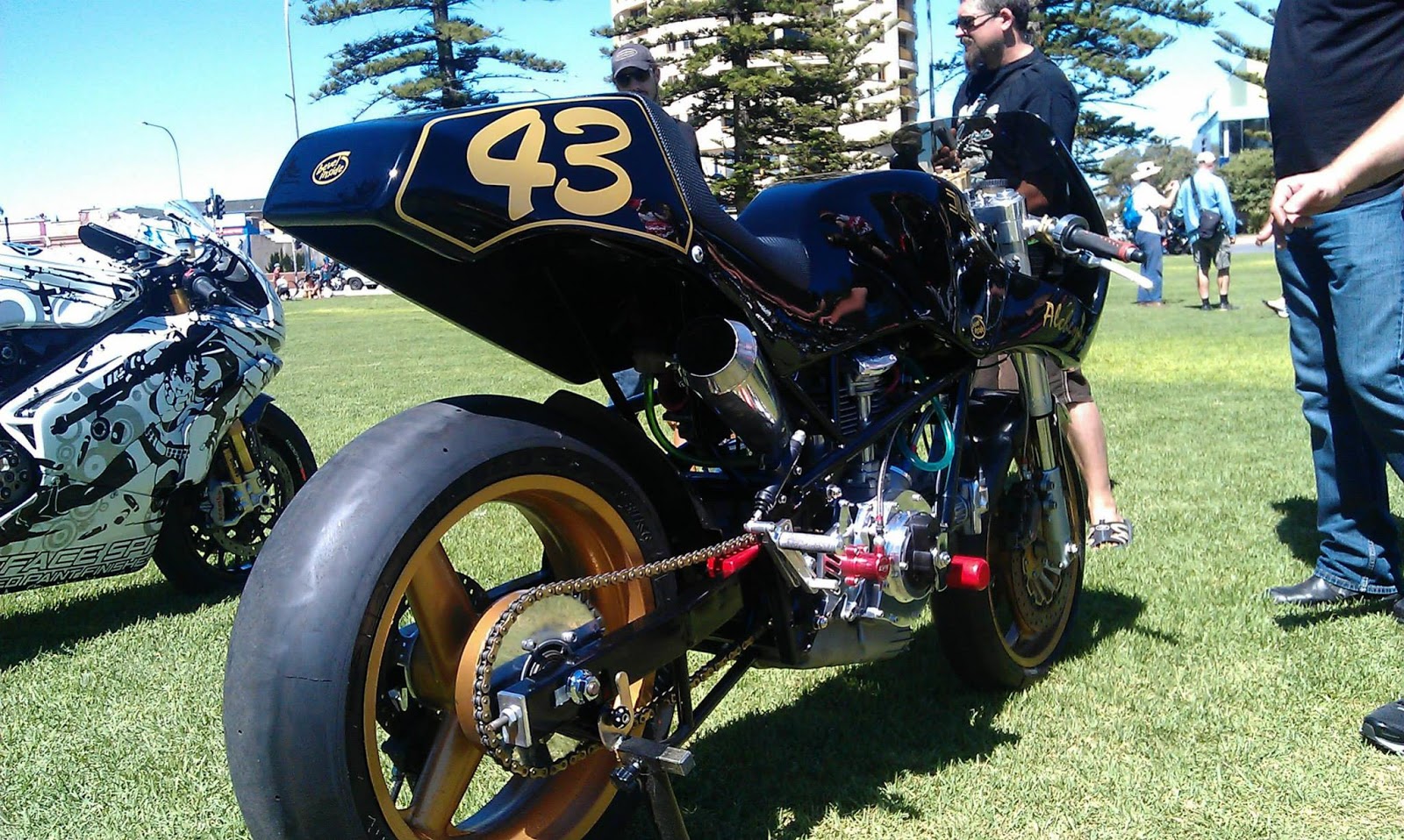 Il Ducatista - Desmo Magazine: Vee Two Ducati Alchemy SV-1 - Modernized ...