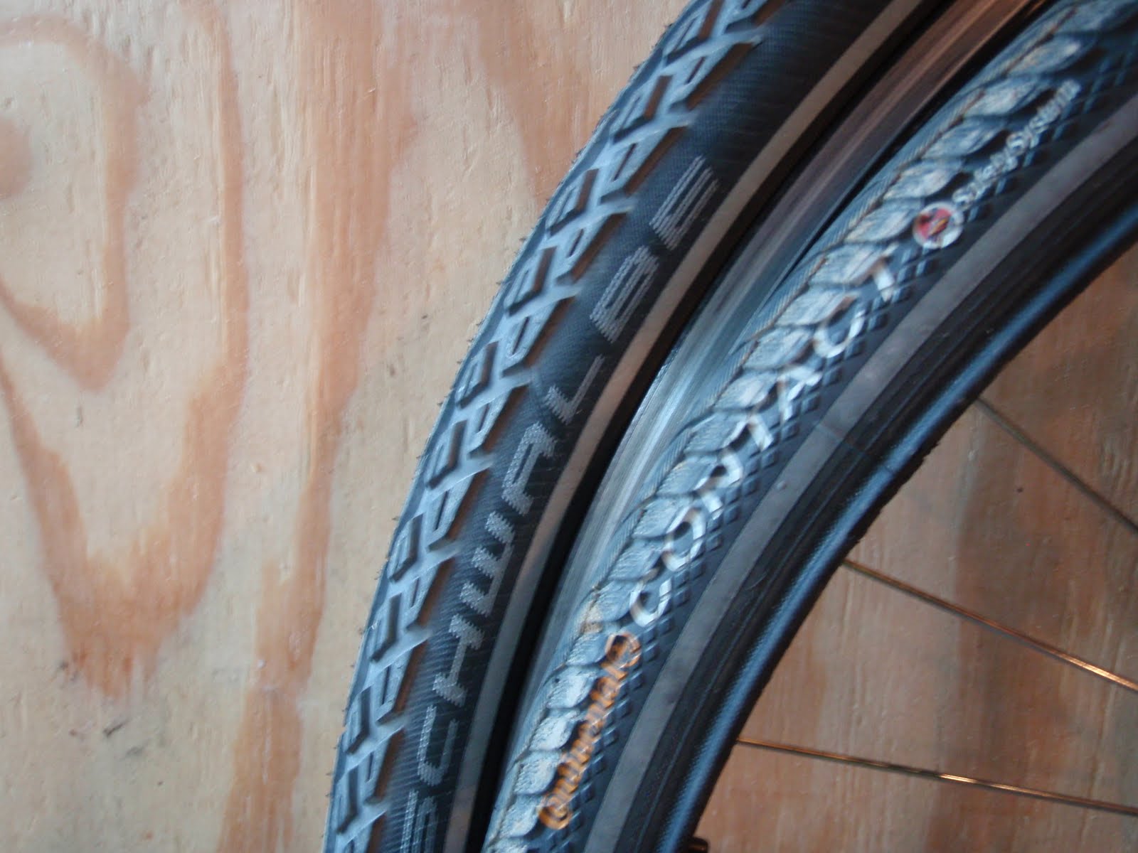 The Wild Dork: Schwalbe Marathon Mondial tires- Initial impressions