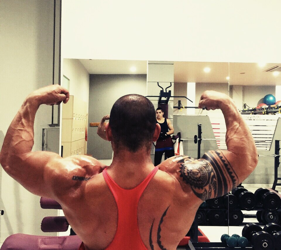 Muscle Lover: Greek muscle hunk Konstantinos Avgitidis