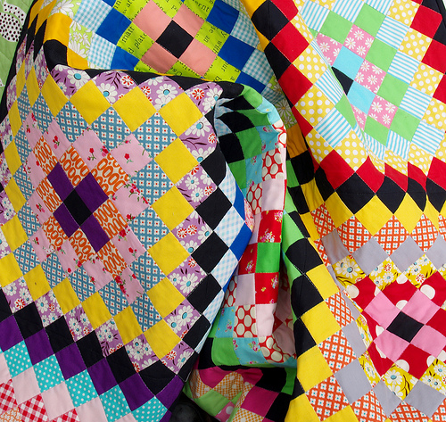 Red Pepper Quilts: Philadelphia Pavement Quilt - A Finished Quilt