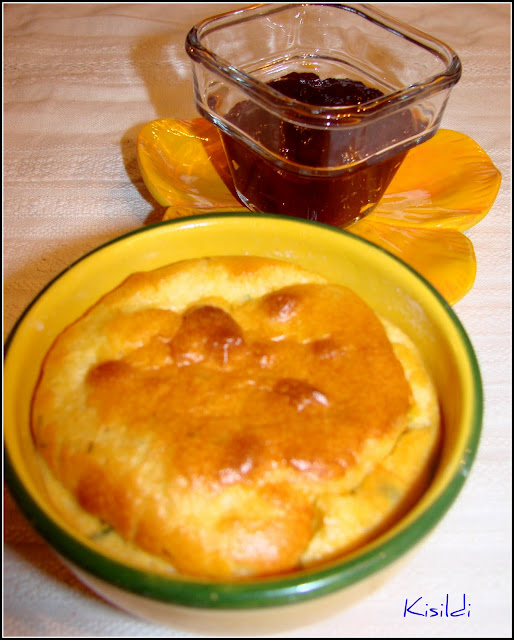 Kisildi: SAJTSZUFLÉ RIBIZLIZSELÉVEL