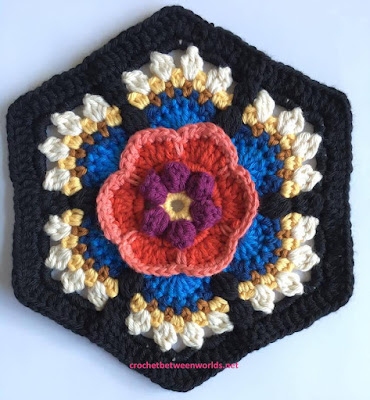 Crochet between worlds: Frida's Flowers CAL - Block 4 - Rosa