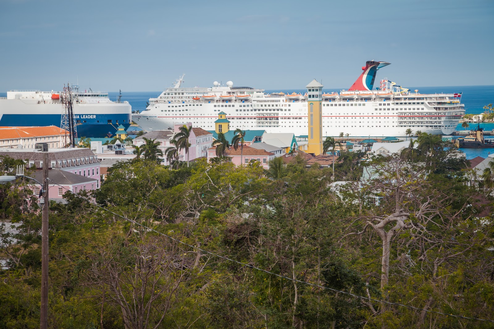 Nassau - Where Luxury and Poverty Meet - Explore the World with Simon ...
