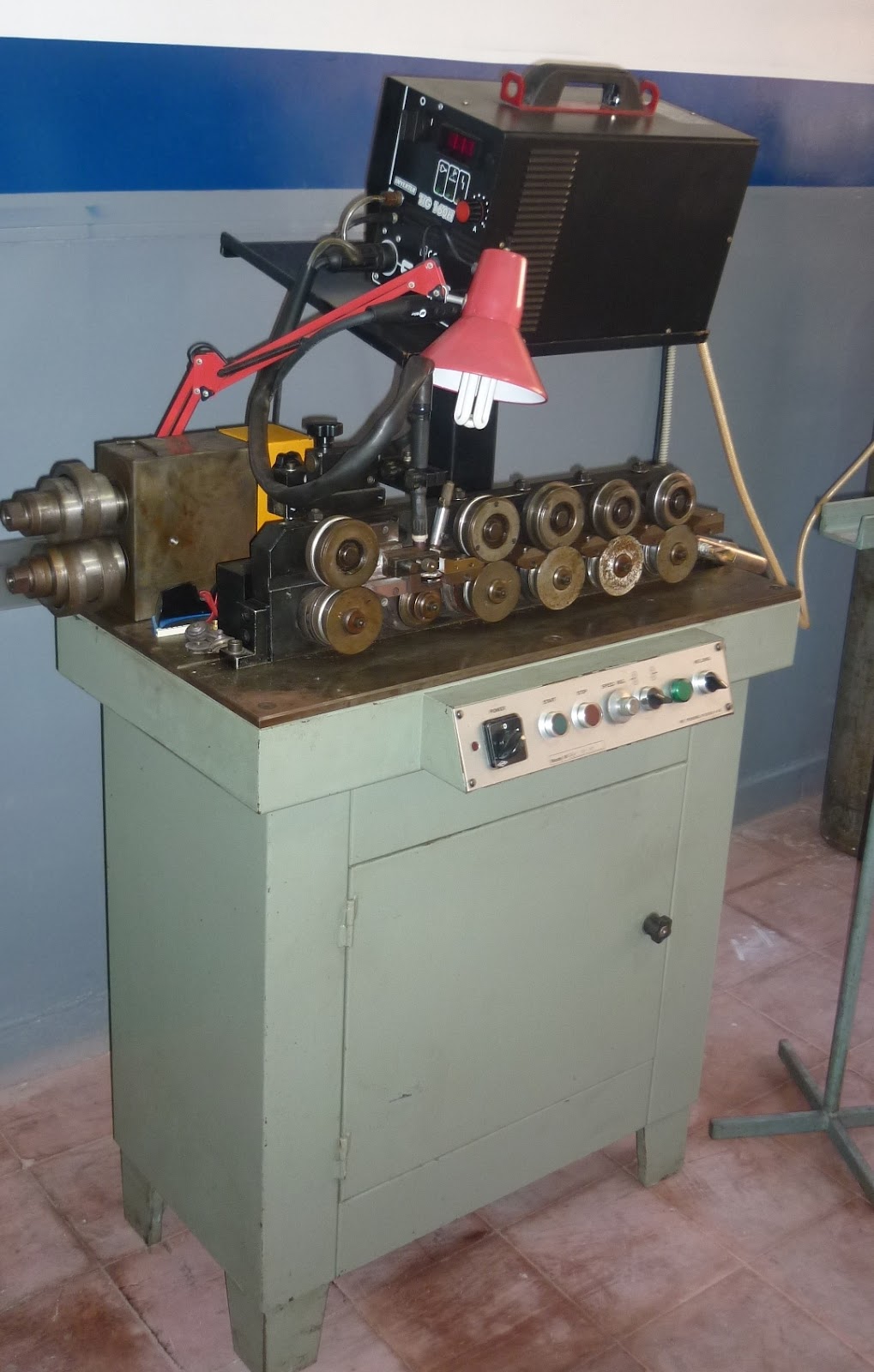 MAQUINARIA ITALIANA PARA TUBO: MAQUINA FORMADORA TUBO