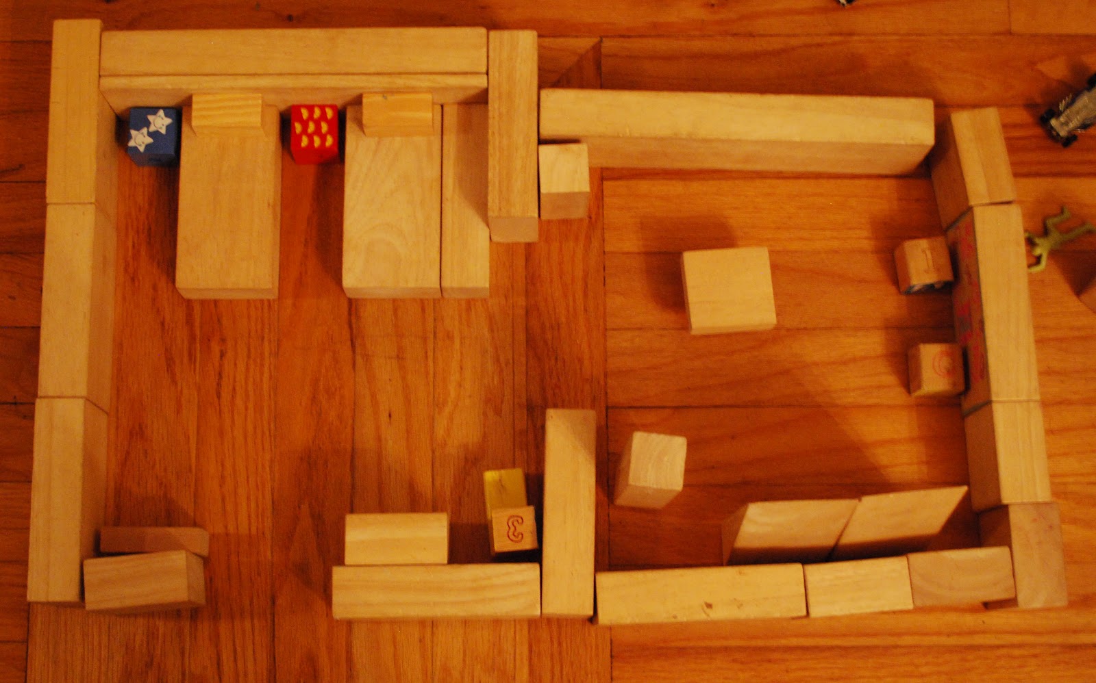 mamascout: map your room with blocks and words