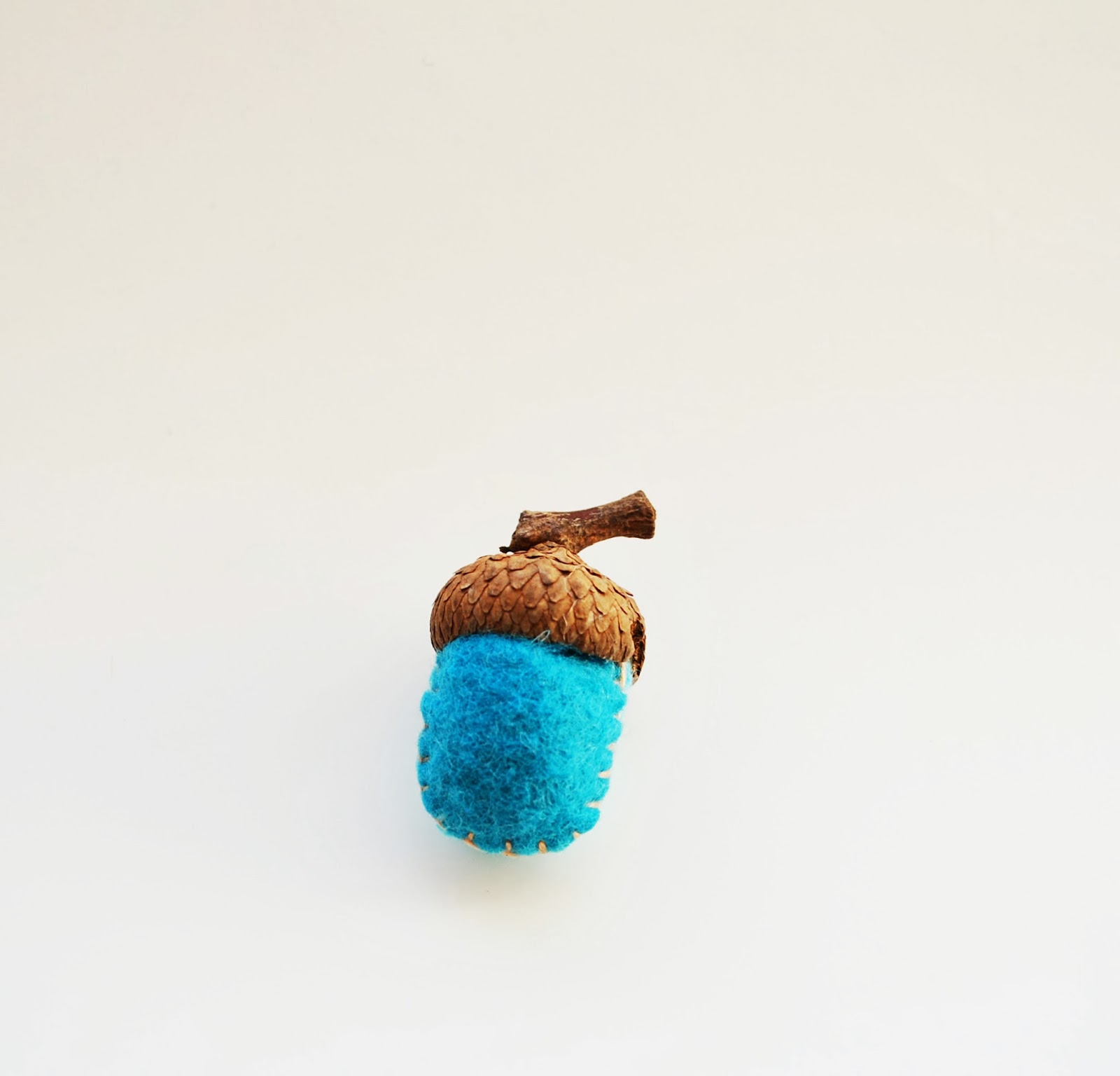 Mama Do That: Wool Felt Acorn Tutorial