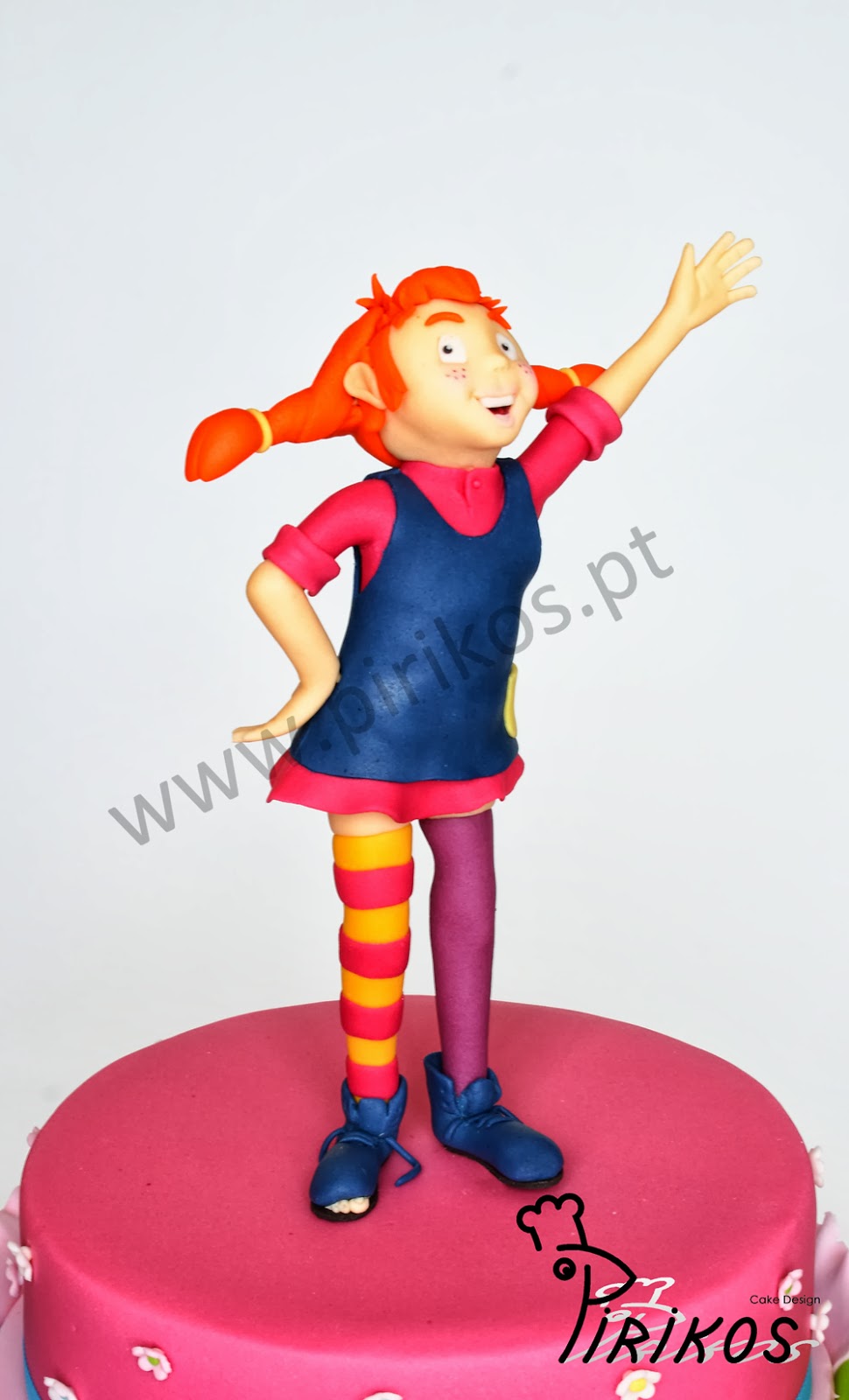 Pirikos Cake Design: Bolo - Pipi das Meias Altas