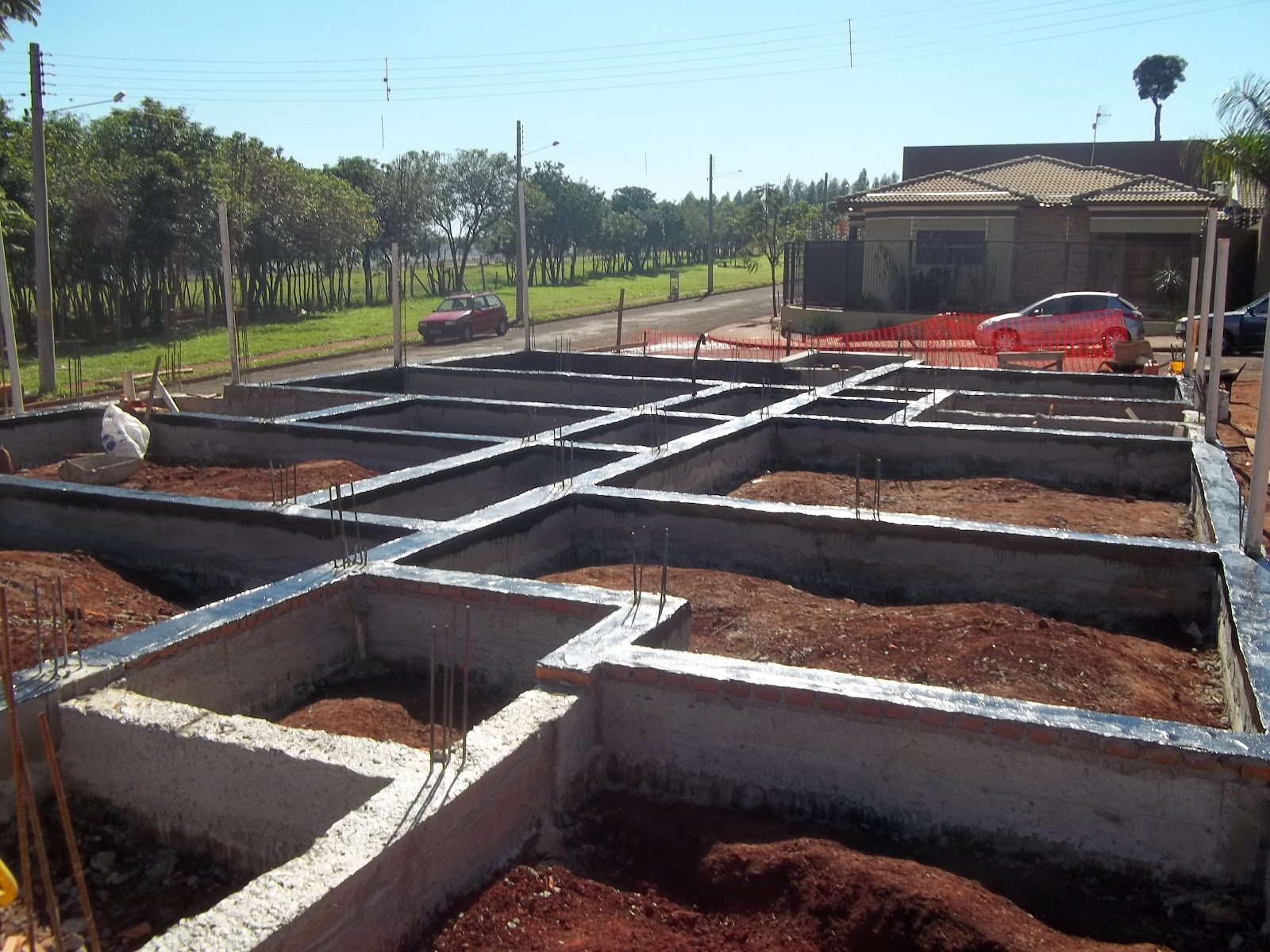 Constru-tec Técnica& Construção: constru-TC baldrame com impermeabilizante