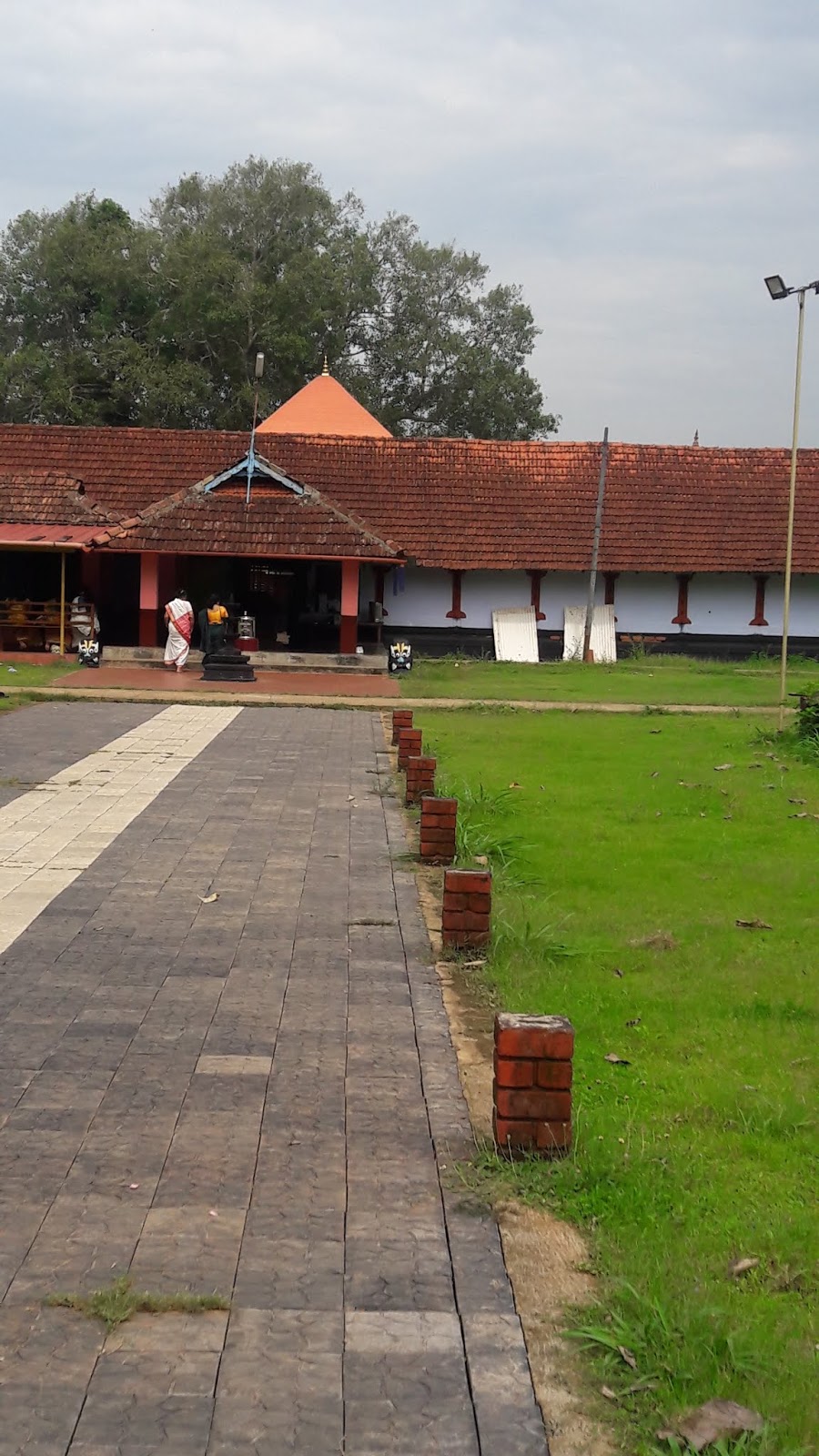 Back Pack: PANNIYUR SRI VARAHAMURTHY TEMPLE | Kerala, Palghat
