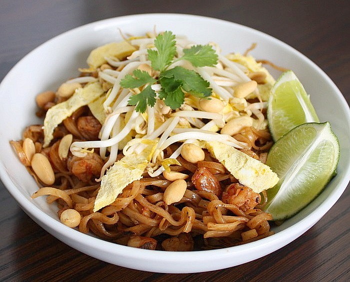 31 While 31-Pad Thai - Apple A Day