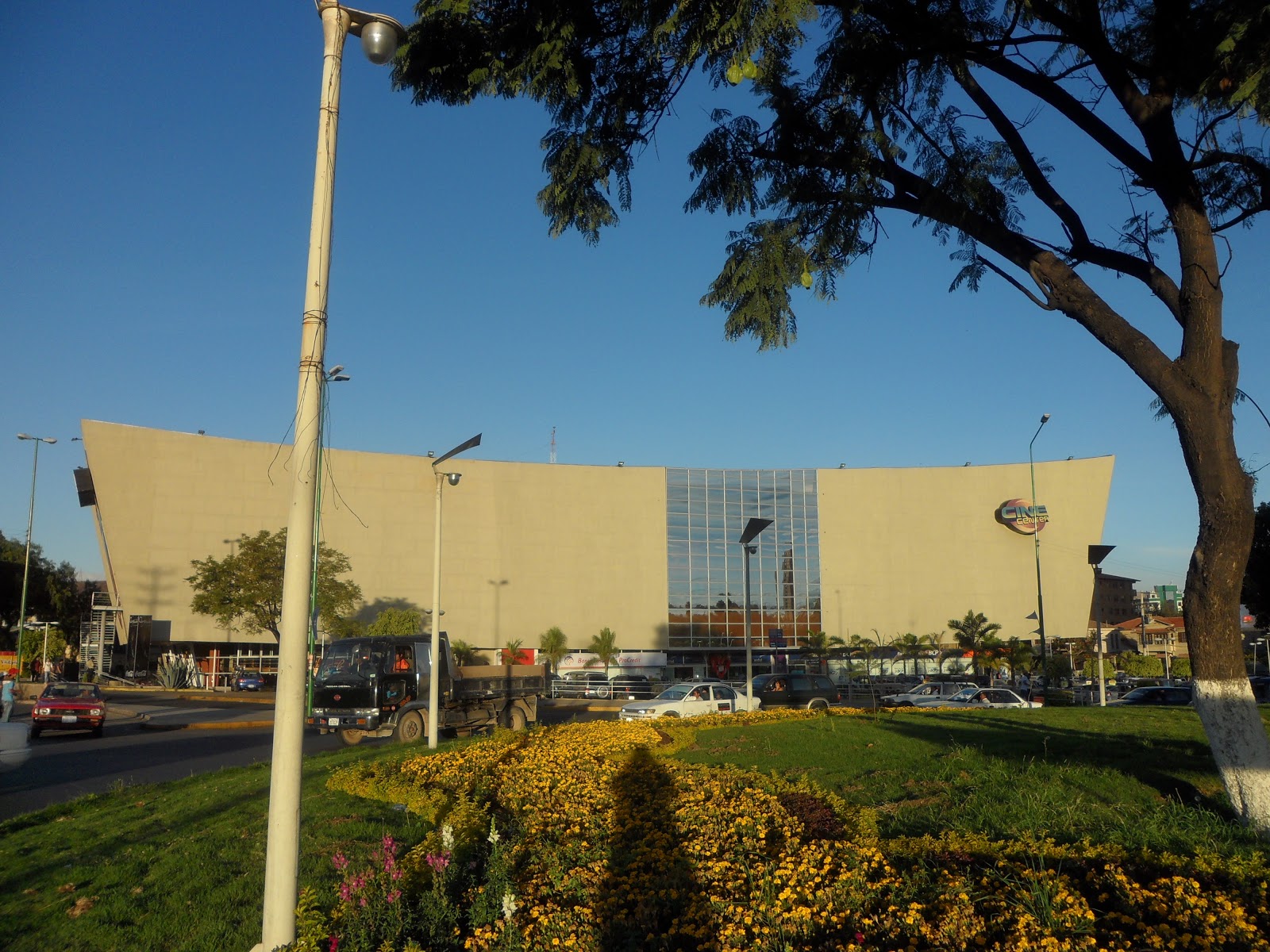 Cochabamba Hermosa: Cine Center