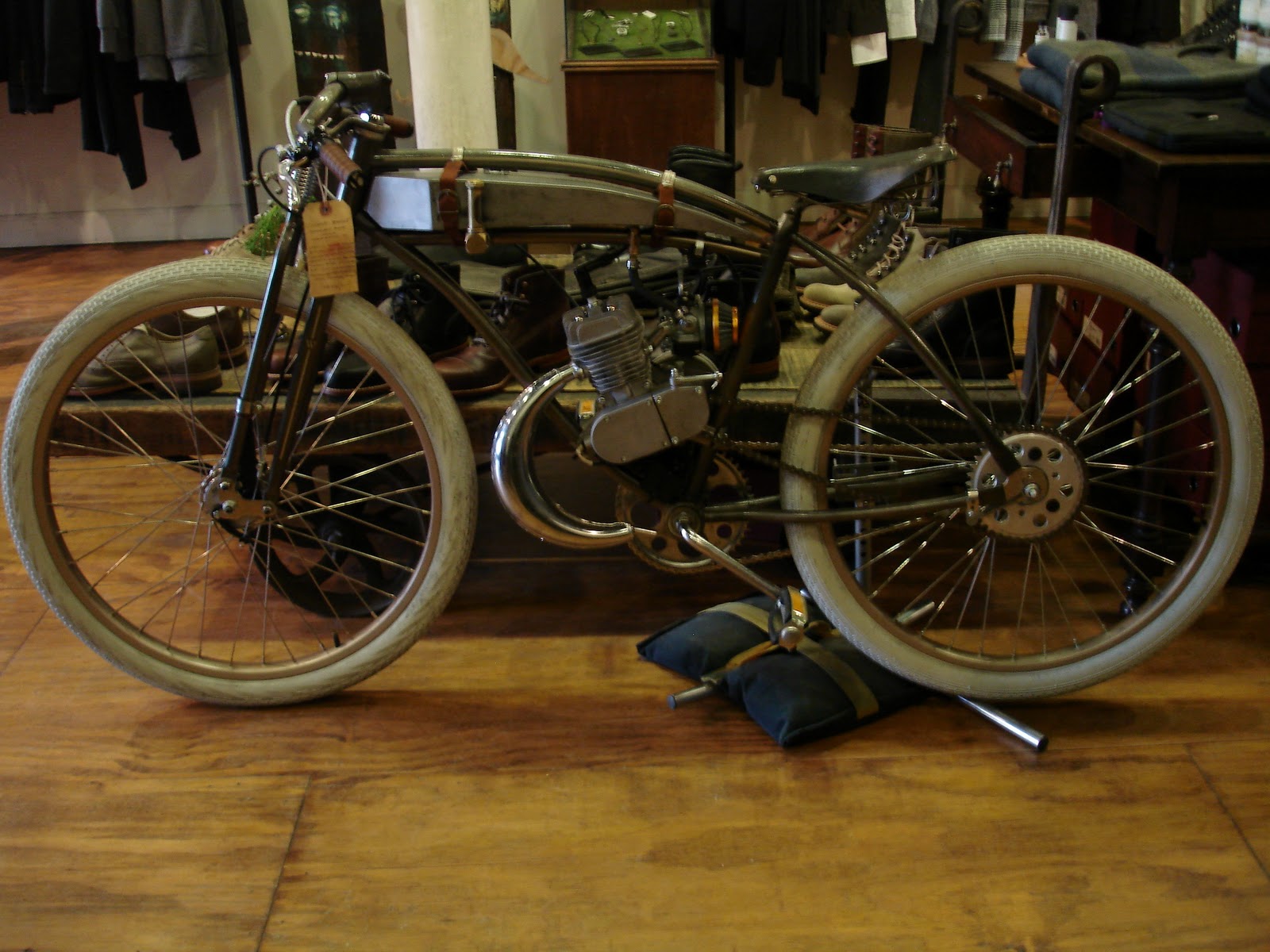 Wolf Built Bikes (No Relation) – Wolf vs Goat