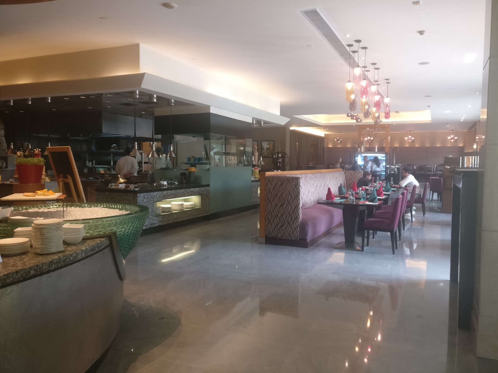 FOOD &TRAVEL RAZZMATAZZ: Cafe G at CROWNE PLAZA TODAY, Sector 29 ...