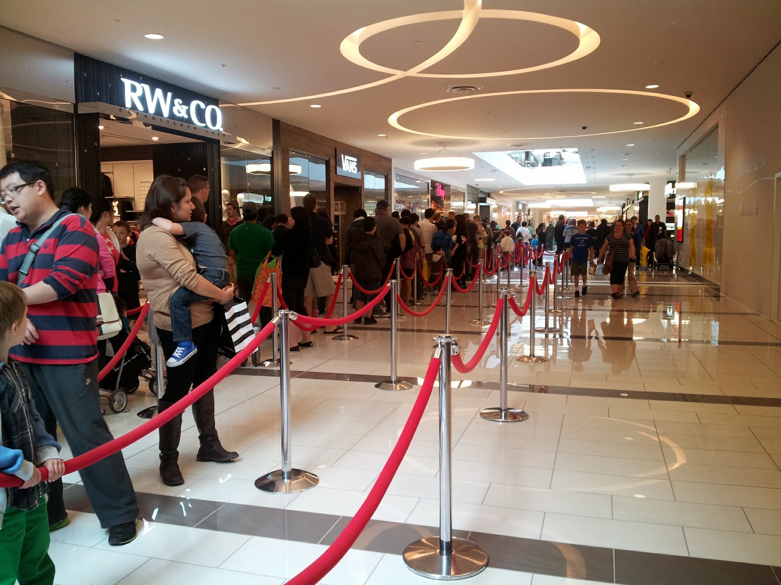 Mashed Thoughts: Guildford Town Centre LEGO Store Grand Opening with ...