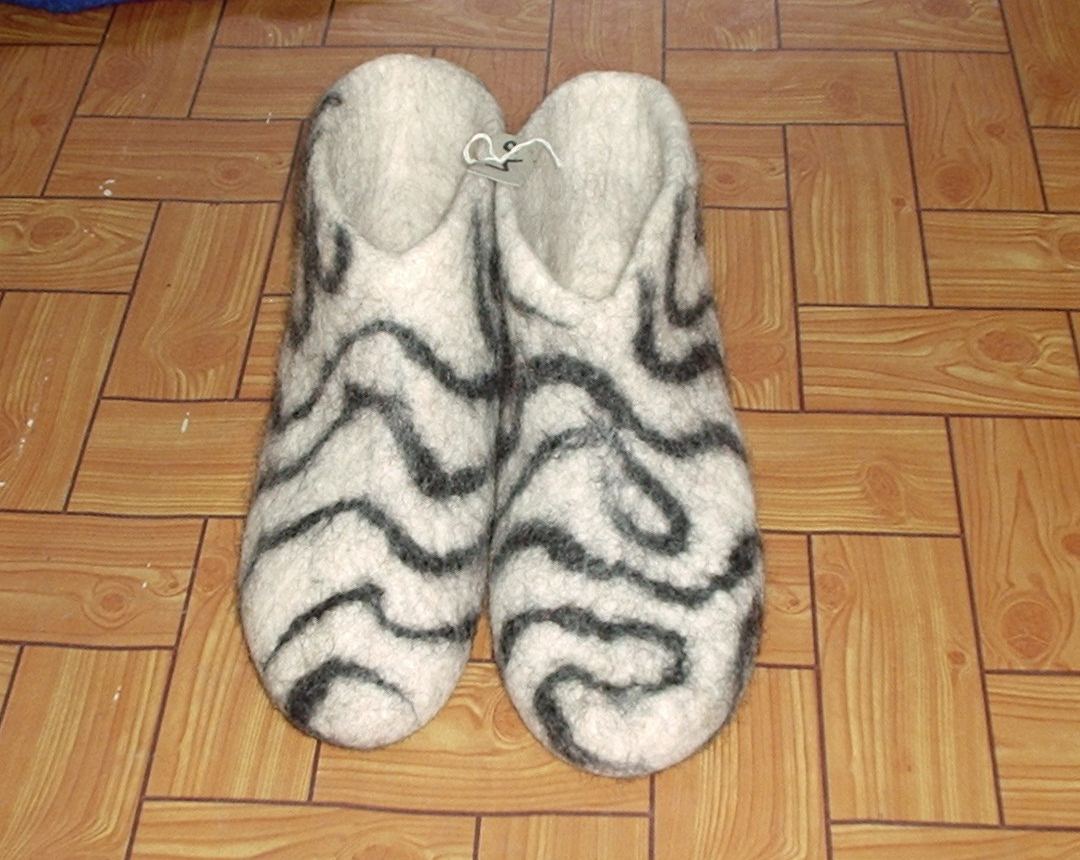 Handicraft in Nepal: Felt Shoes/Silpper