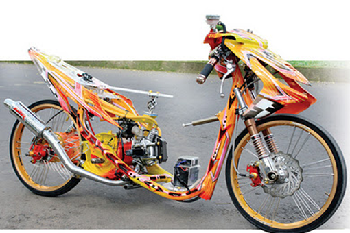 Yamaha Mio a scooter with a CVT transmission ~ Motorbike Dragracing