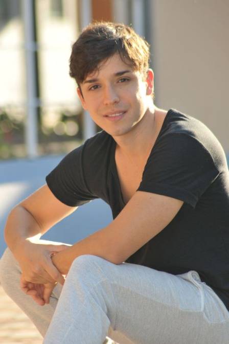 Rebelde: Bernardo Falcone, o Téo de 'Rebelde', é o entrevistado desta ...