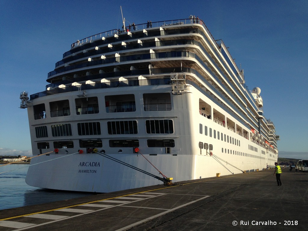 Sergio@Cruises: Estreia do Paquete "Arcadia", no Porto da Praia da Vitória