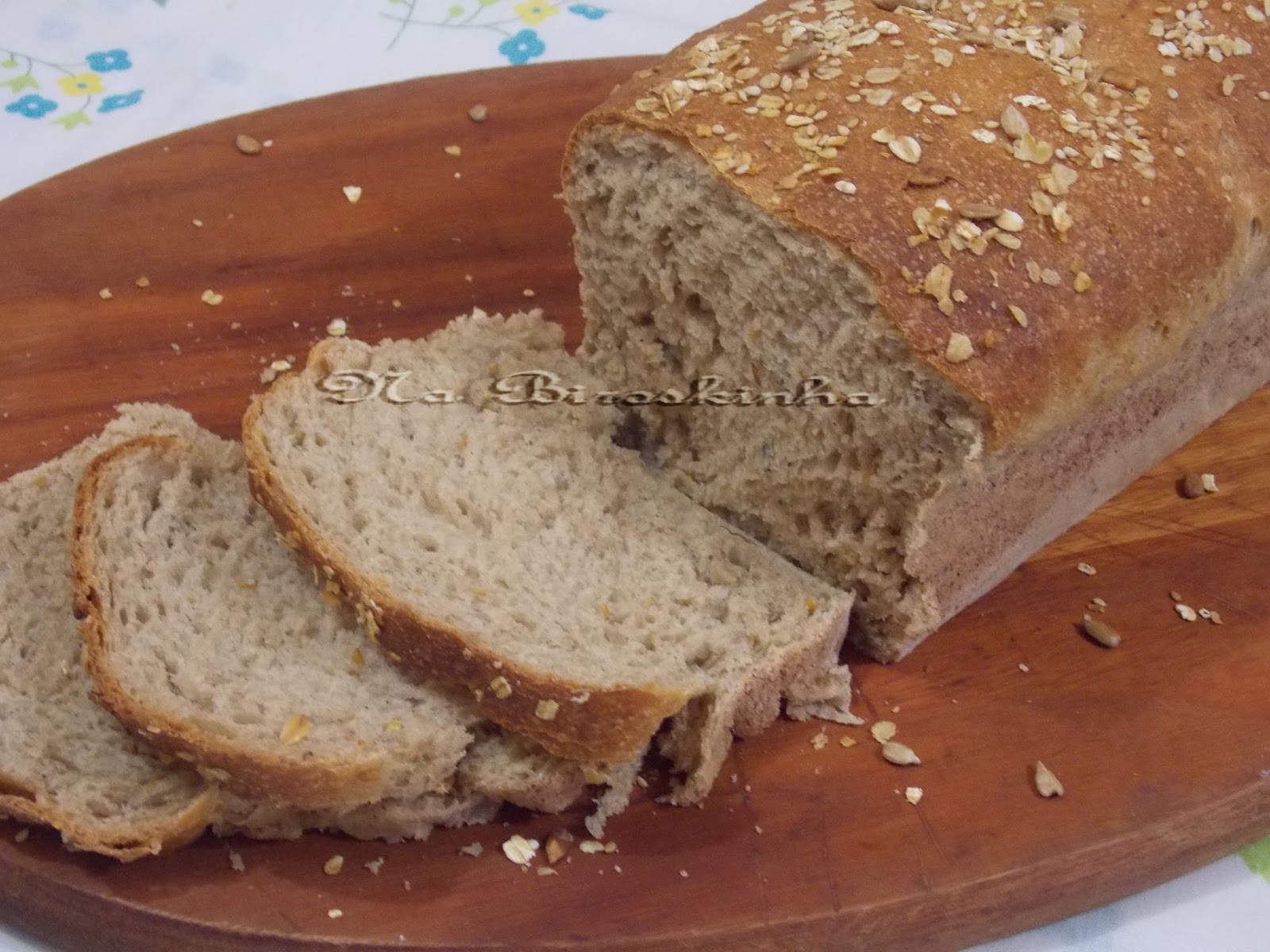 Pão Rústico Semi-Integral - Na Biroskinha
