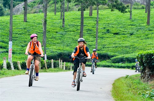 Munnar Holidays: LOCKHART GAP - MUNNAR