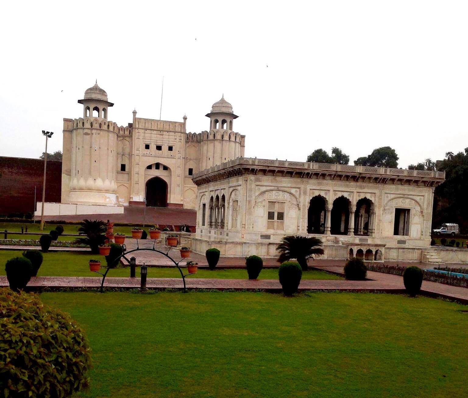 Tour Of Pakistan: Shahi Fort (Lahore Fort)