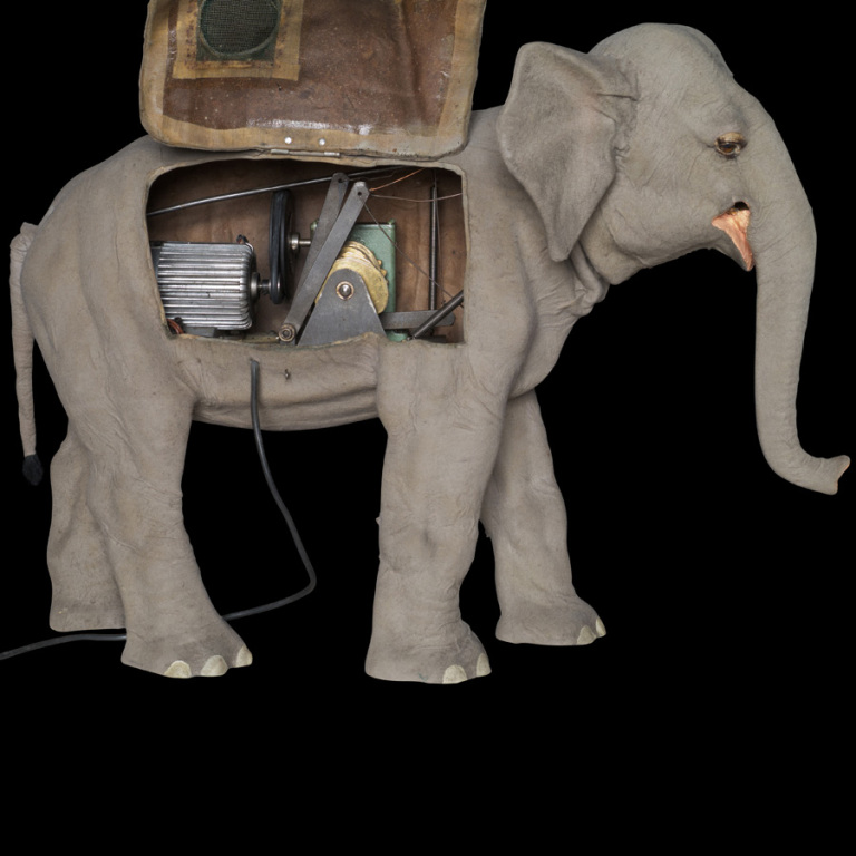 Dioramas and Clever Things: 80 year old Belgian Elephant Automatan