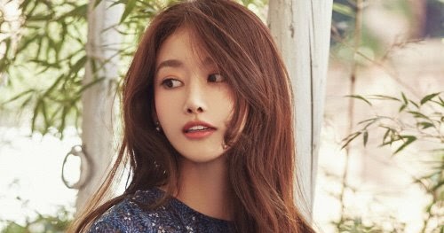 Crayon Pop's Song Boram continues to surprise with her helmetless beauty