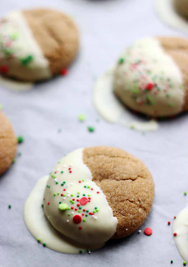 White Chocolate-Dipped Gluten-Free Gingerbread Cookies - Confessions of ...