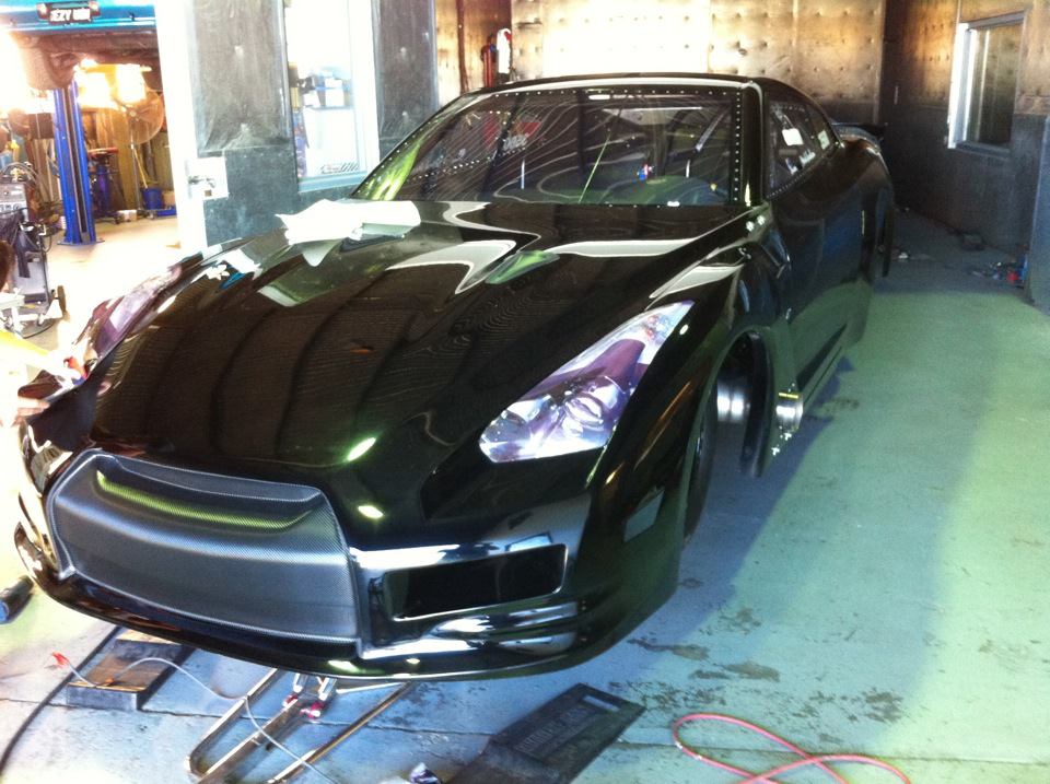 6.84@204 MPH R35 GT-R Drag Car : Video - Nissan Skyline GT-R s in the USA