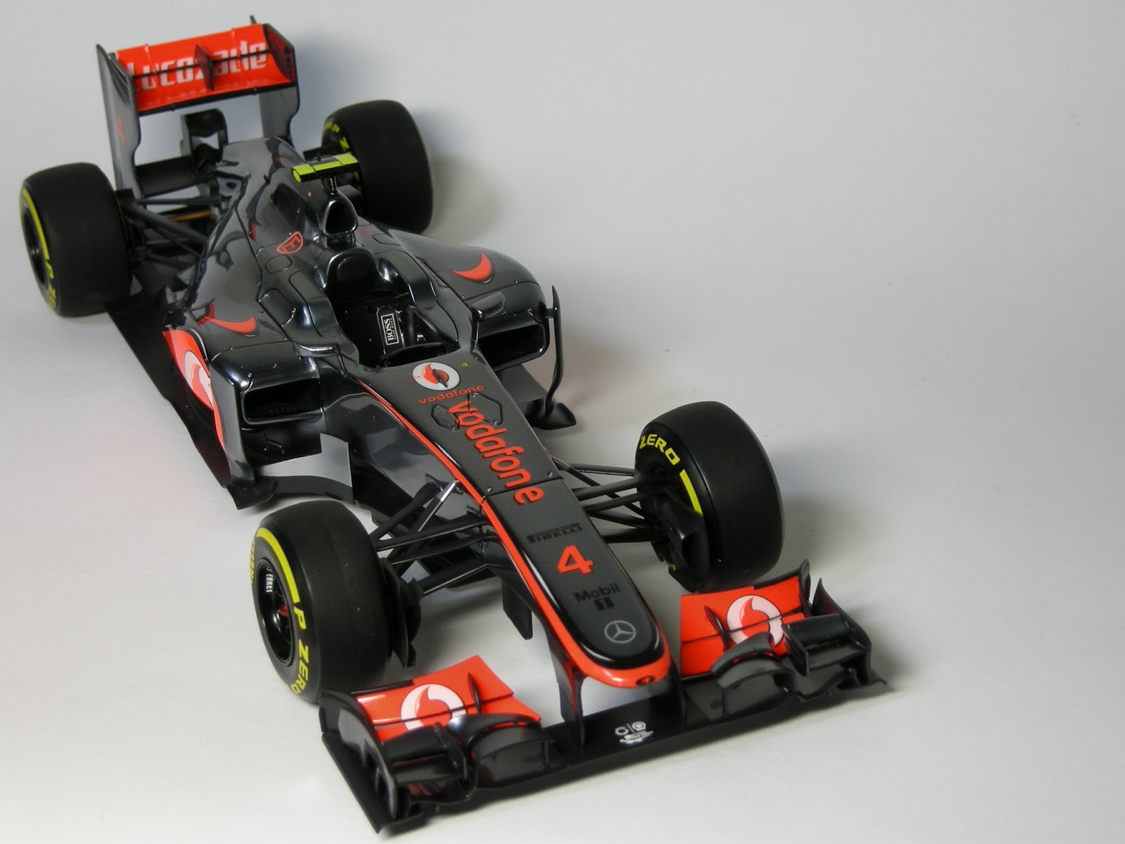 模型と時間: FUJIMI GP-11(No.34) McLaren MP4-27 AUSTRALIA GP 製作